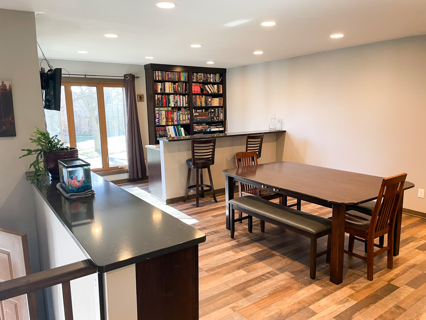 Two Tone Bar - Dahlia Design Remodel